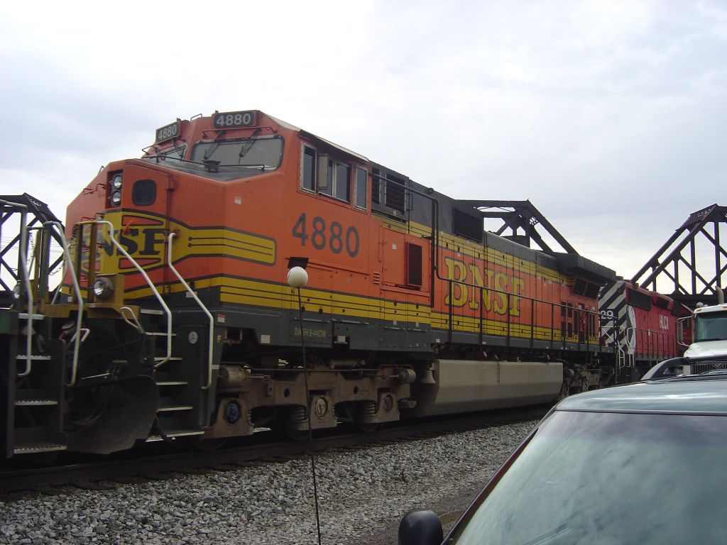 BNSF 4880
